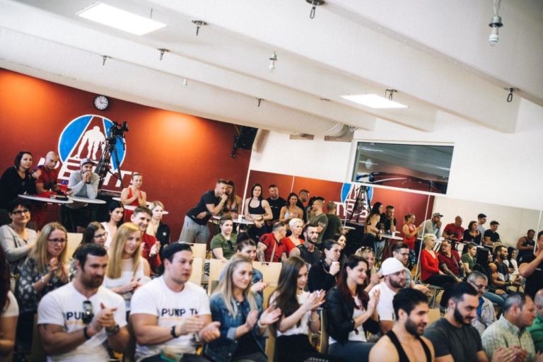 Daniela Senkl aus Neunkirchen bei Fitness Casting Show vorne dabei ...